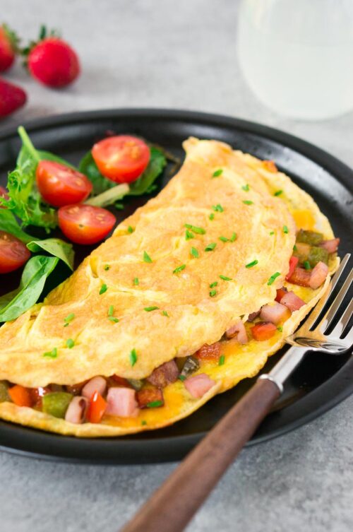 Denver Omelet Recipe (Easy Breakfast Recipe) - Delicious Meets Healthy