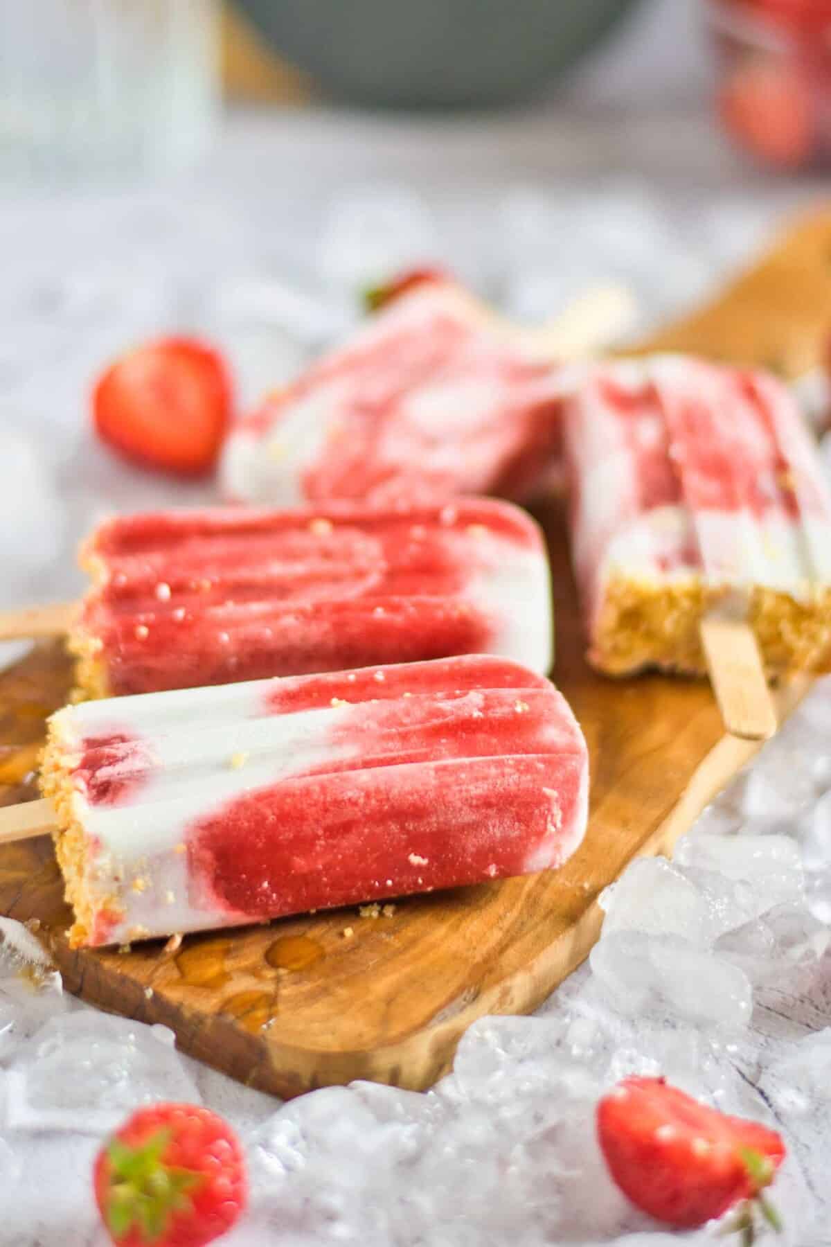 Strawberry Popsicles (3 ingredients) - Delicious Meets Healthy