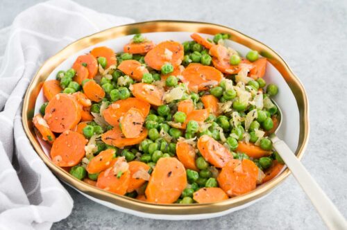 Carrots and Peas (Quick & Easy Side Dish) - Delicious Meets Healthy