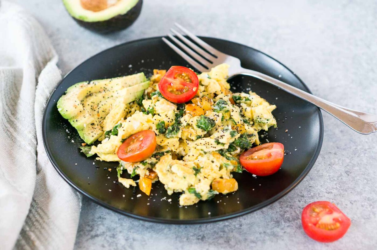 Scrambled Eggs with Veggies - Delicious Meets Healthy